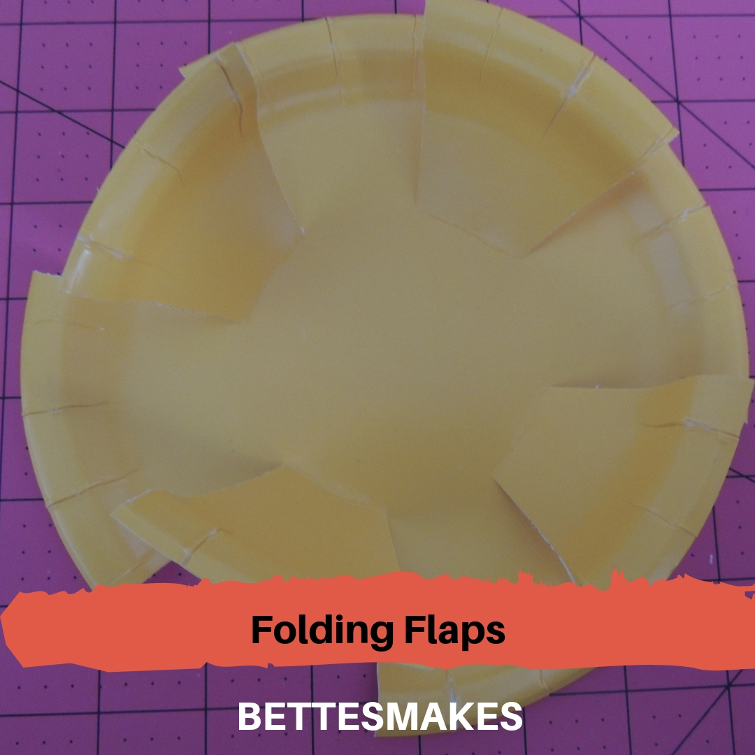 Paper Plate Weaving - Bettes Makes
